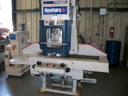 Injection Molding Machines: Newbury Vertical Shuttle 80 Ton 5 Oz with ...